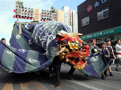 幌獅子 石岡市内を練り歩く 石岡のおまつり始まる 産経ニュース