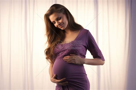 怀孕的女人高清图片下载 正版图片600665929 摄图网