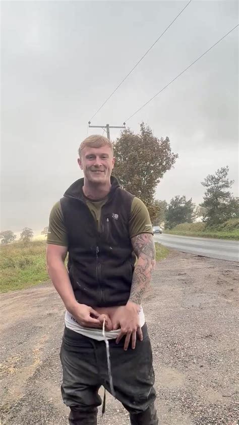 Hot Uk Men Taaking A Piss Outside Thisvid Com