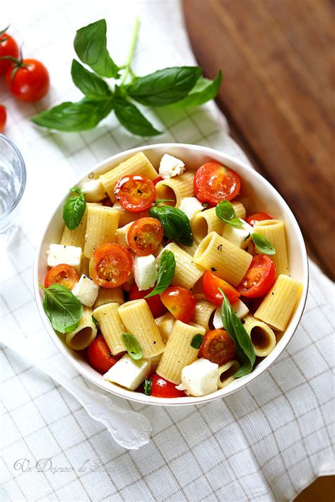 Salade de pâtes tomates mozzarella alla checca Un déjeuner de soleil