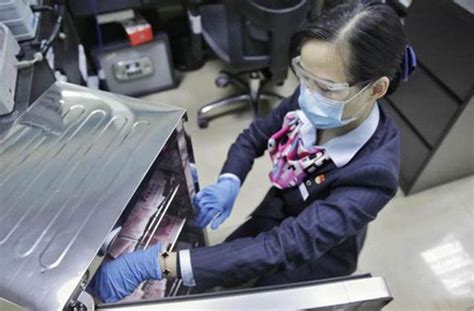 200万银行柜员，看见财富、欲望与人性 知乎