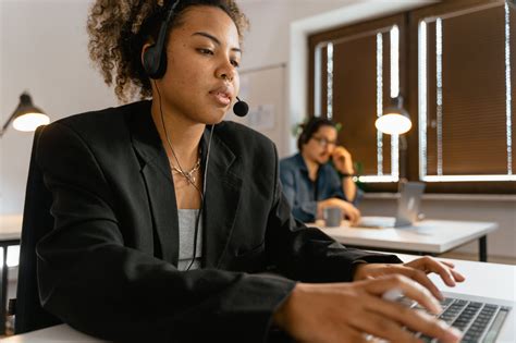 What Is A Call Center Agent Roles Duties And Skills Required Stringeex Contact Center