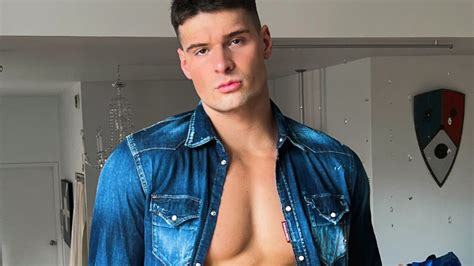 Malik Delgaty é O Ator Pornô Mais Buscado No Pornhub Em 2023 Veja A