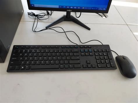 Small Lenovo Thinkcentre Refurbished Babe Exclusive Offer 18 5 Inches Core I5 At