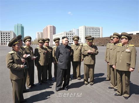김정은원수님 5 1절에 즈음하여 인민보안부를 방문 조선신보