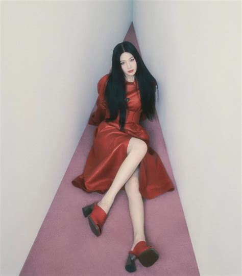 女團ive、red Velvet成員相繼健康「亮紅燈」！愛豆「殺人行程」成焦點惹爭議！