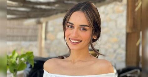 Miss World Manushi Chhillar Looking Super Gorgeous During Ramp Walk In