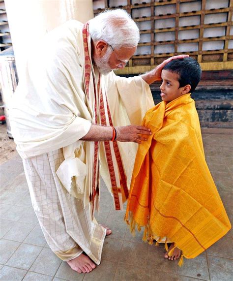 Prime Minister Narendra Modi With Artists Who Performed Malayalam Ramayan