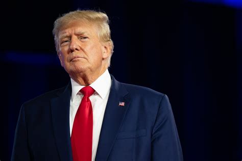 في تسجيل صوتي ترامب يعترف بالاحتفاظ بمعلومات عسكرية سرية Cnn Arabic