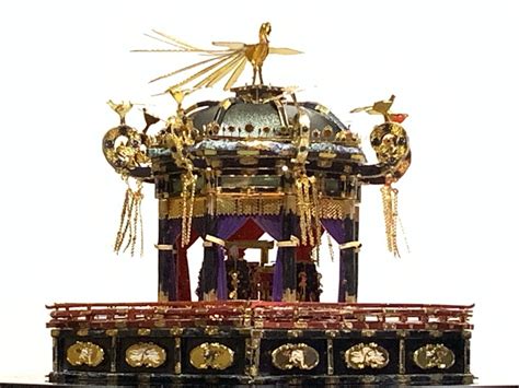 天皇即位式に使う高御座の完成。 お城のジオラマ鍬匠甲冑屋