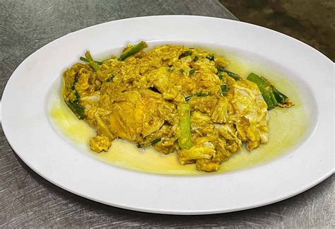 Stir Fried Crab Meat With Curry Powder ร้าน พ่อครัวเถื่อนยอดนักตุ๋น 91แยก1