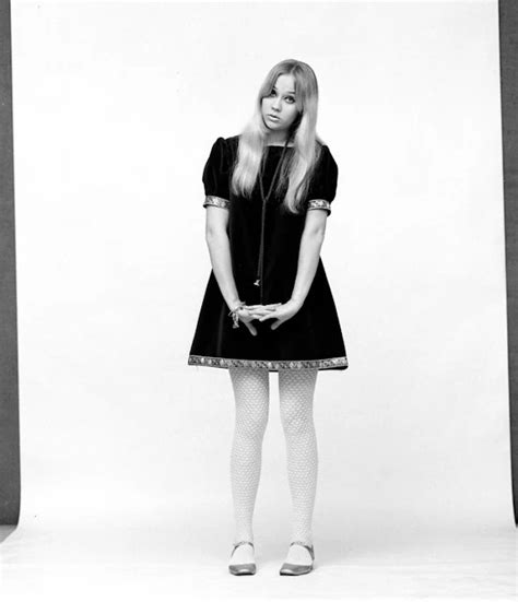 Amazing Photographs Of Agnetha Faltskog From Her First Professional