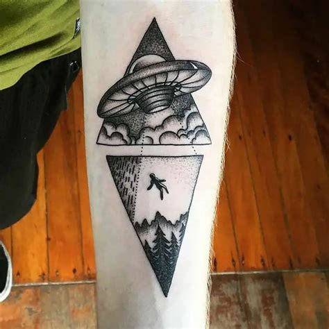101 Amazing Ufo Tattoo Ideas That Will Blow Your Mind Outsons Ufo
