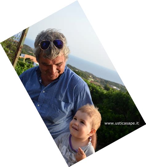 Ustica Sguardo Amorevole Dello Zio Al Nipote Ustica Sape