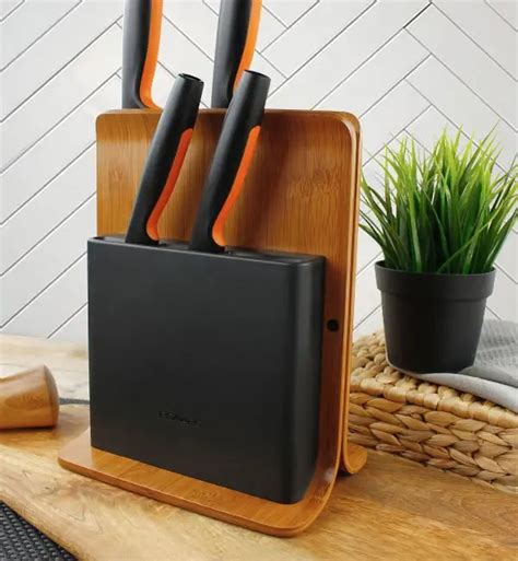 Набор 5 кухонных ножей в бамбуковом блоке Fiskars Functional Form ...