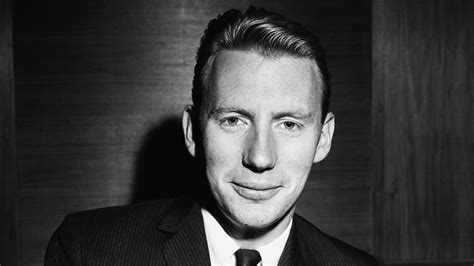 Robert Macneil Dead Pbs Macneillehrer Report Co Anchor Was 93