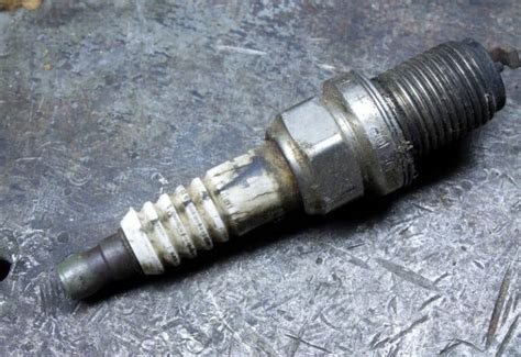 Symptoms and Causes Of Fouled Spark Plugs: What To Do About Them