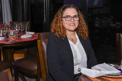 Giro de fotos recém inaugurada em Salvador Clínica Eliz promove