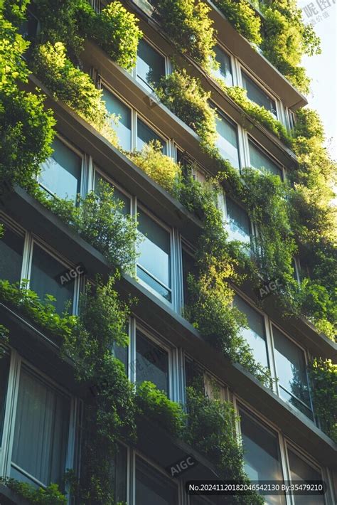 AI创作图爬满绿色植物的建筑 爬满绿色的住宅楼 绿植楼房 高楼绿植 建筑绿植 建筑外墙植物 大楼生态性 楼宇绿化 绿植环绕的建筑 高楼植被