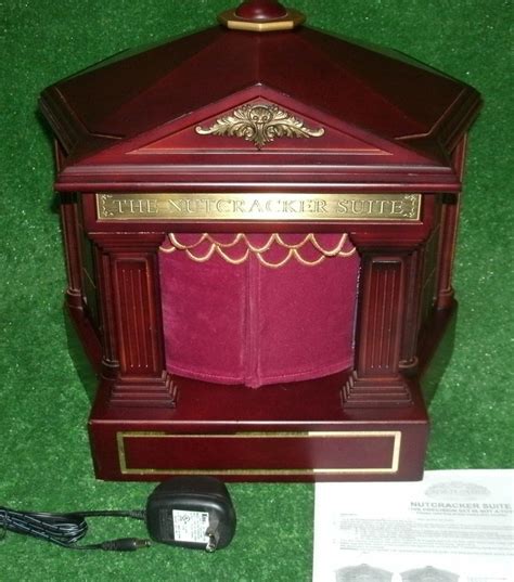 Mr Christmas Gold Label Nutcracker Suite Ballet Animated Wood Music Box