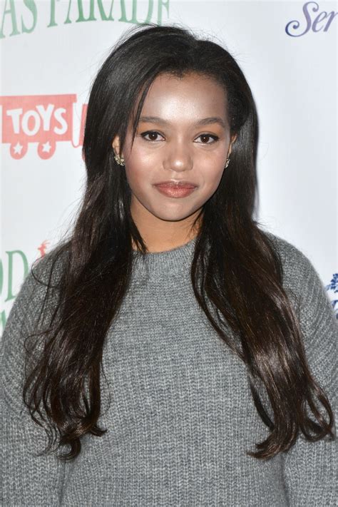 Daphne Blunt Hawtcelebs