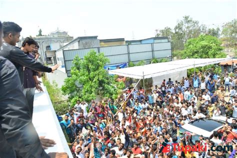 Allu Arjun Tries To Set A Bollywood Trend