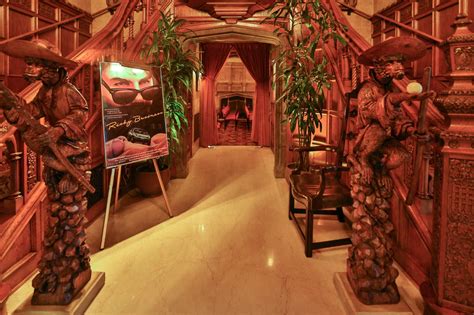A Look Inside The Playboy Mansion