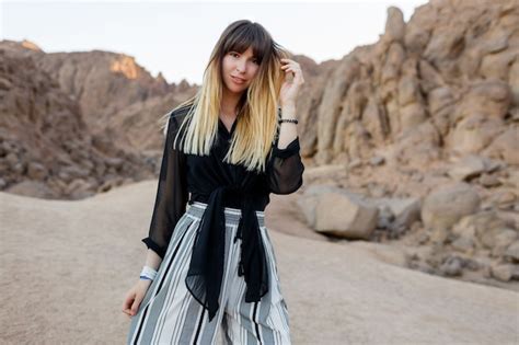 Free Photo Pretty Smiling Fashionable Girl Posing In The Egyptian