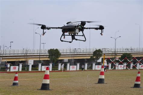 海洋装备工程学院顺利承办植保无人机工程师职业体验社会培训 浙江国际海运职业技术学院