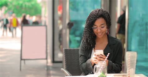 Bon Plan Le Forfait La Poste Mobile 60 Go à 1099 € Avec Un Mois