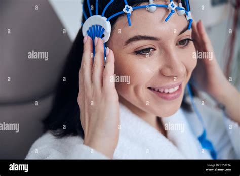 Electroencephalography Head Hi Res Stock Photography And Images Alamy