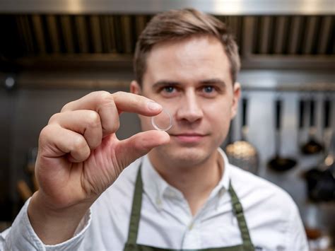 Why Oxygen Permeability In Contact Lenses Matters Webeyecare