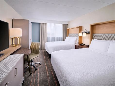 Burlington Hotel Near Toronto Holiday Inn Burlington Hotel And Conf Centre