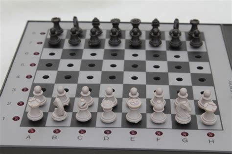 80s Vintage Radio Shack Tandy 1650 Computerized Electronic Chess Pocket