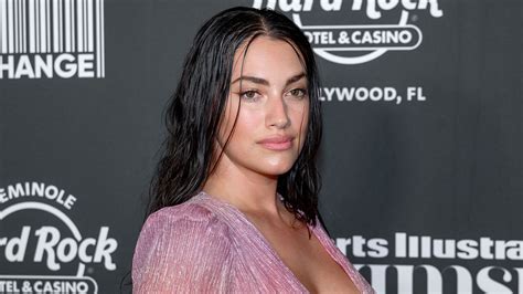 Lorena Duráns Chic Soho Street Style Includes Items You Probably