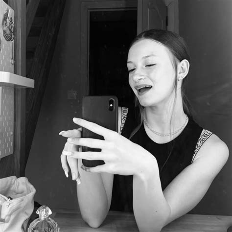 𝐚𝐠𝐚𝐭𝐡𝐞 ꨄ Agathe Scr • Threads Say More