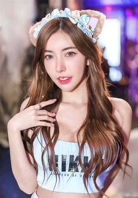 Champ Emmita พริตตี้ เน็ตไอดอลสุดในรุ่นแล้ว Warpsexy เปิดวาร์ป เซ็ก