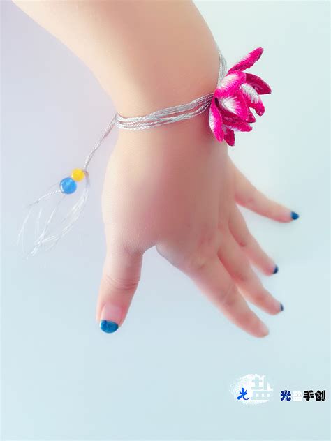 原创手工刺绣：莲花手链光盐 站酷zcool