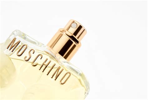Moschino духи — купить, цена на парфюм Москино в Москве | «Золотое яблоко»