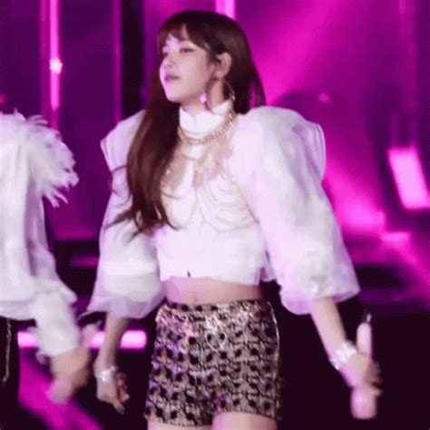 Lisa Dancing Gif Lisa Dancing Blackpink Discover Share Gifs