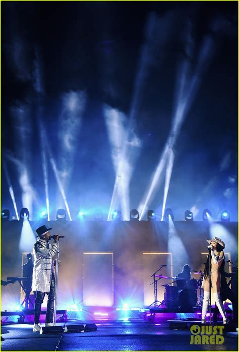 Noah Cyrus Wears Bedazzled Bodysuit For Cmt Awards 2020 Performance