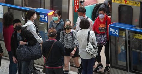 口罩規定再放寬：417起大眾運輸可免戴，仍有一場所強制佩戴 Tnl The News Lens 關鍵評論網