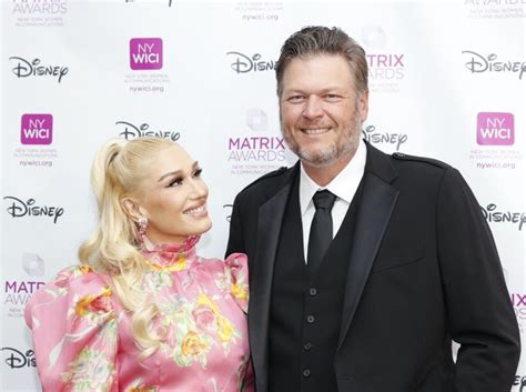 Gwen Stefani Blake Shelton Show Subtle Pda At Son S Football Game