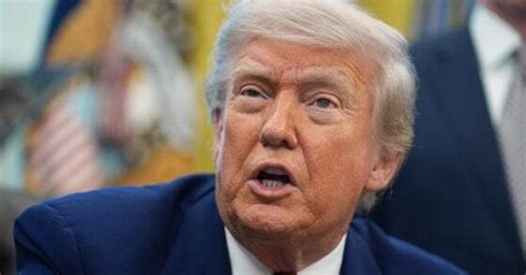 트럼프 “韓 자국 방위비 스스로 부담해야…그들은 부유한 나라”