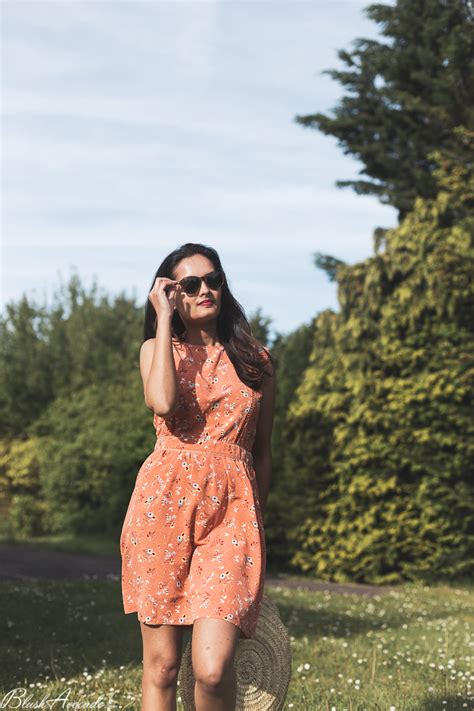 Look la petite robe d été dos nu