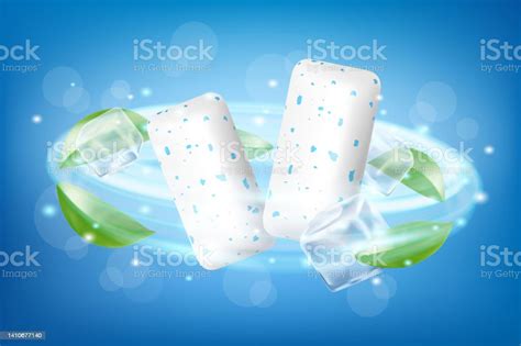 얼음 조각과 박하 잎이있는 거품 껌 패드 녹색 잎은 신선한 호흡을위한 스피어민트입니다 건강한 치아와 치과 위생을 위해 씹는 잇몸을 씹습니다 상쾌한 달콤한 사탕 흰색 배경에