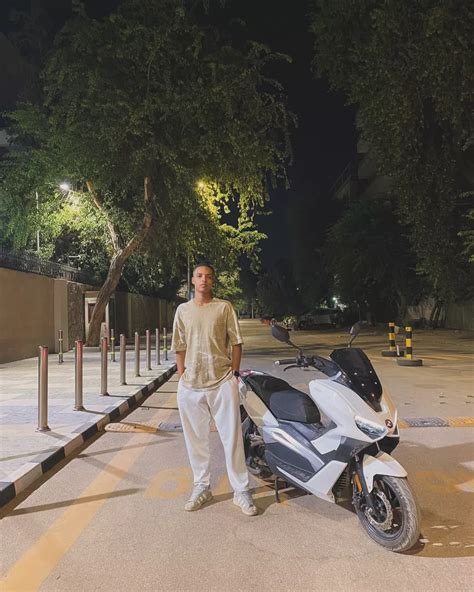 Seleem Orca Seleem • Instagram Photos And Videos