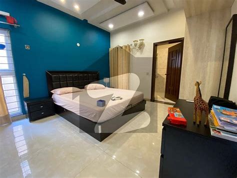 10 Marla Slightly Used Owner Build Fully Basement Corner House For Sale