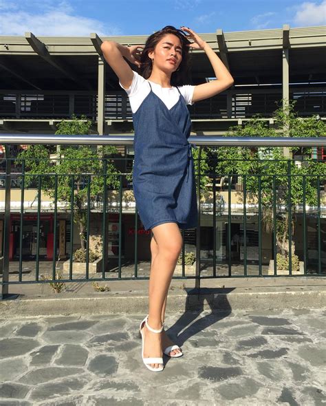 Vivoree Esclitos Feet