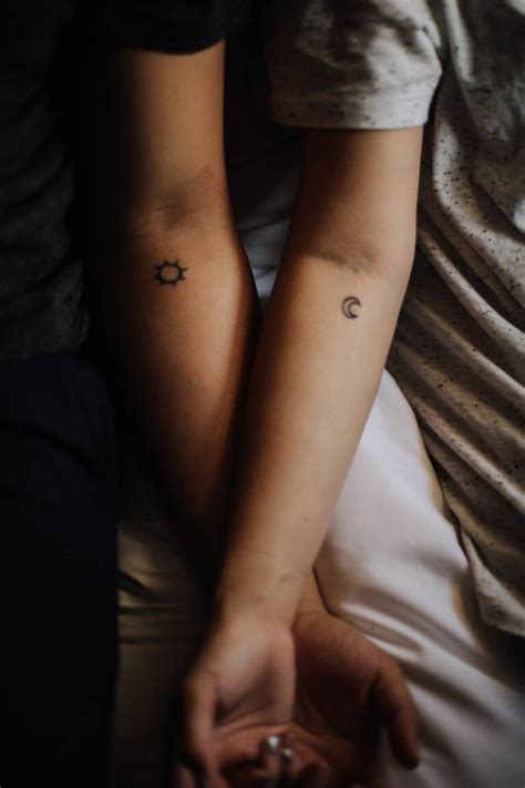 Tatuajes Minimalistas Para Parejas Que Quieren Demostrar Su Amor